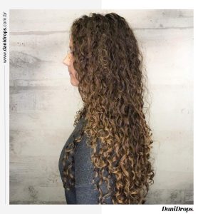 Penteados Cacheados com Permanente - Veja 10 inspirações de cachos com ...